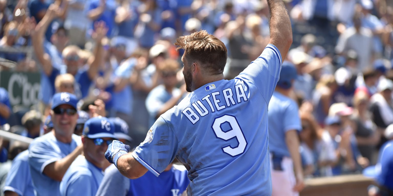 Royals trade Drew Butera to Rockies