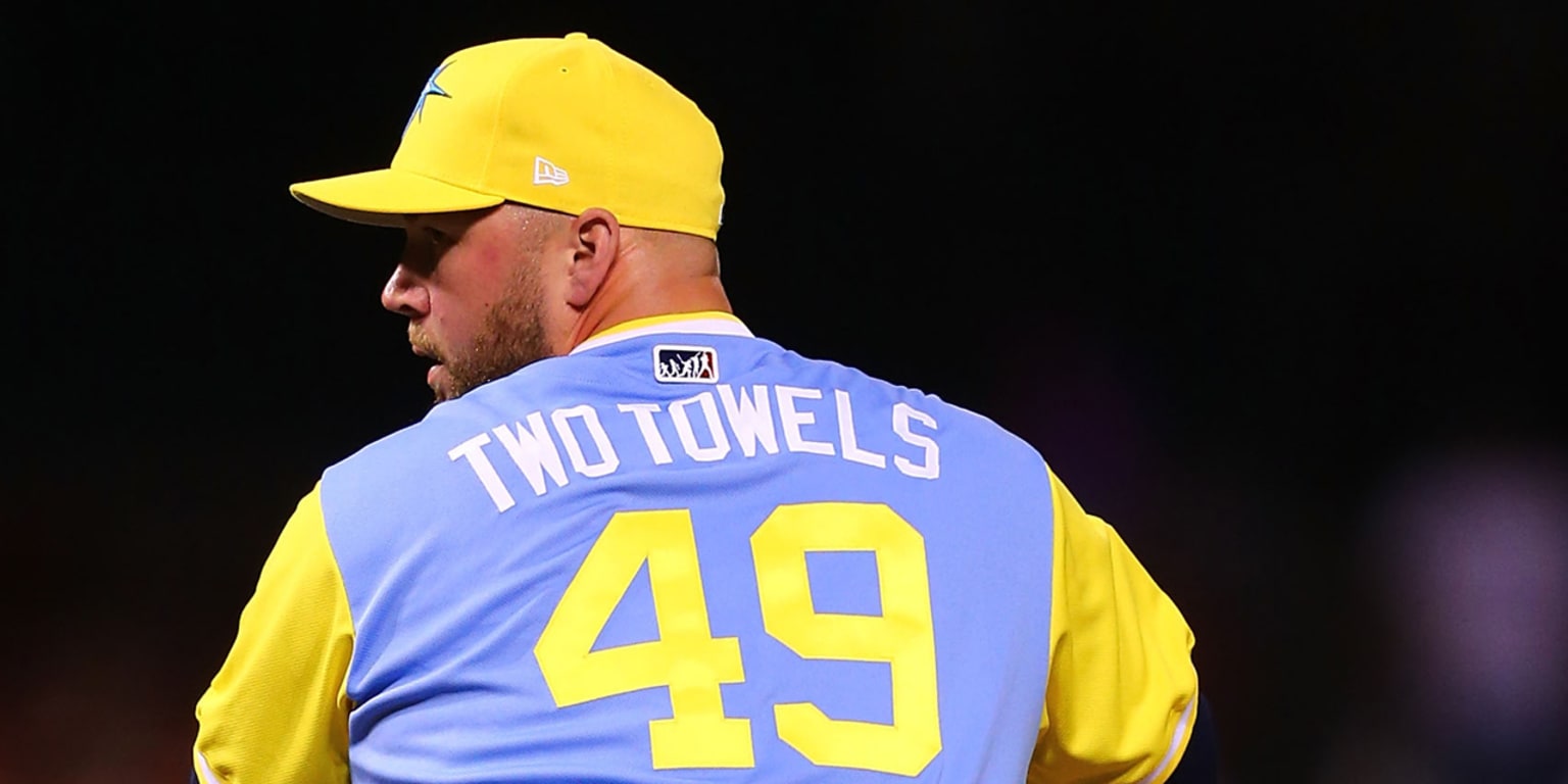 Rays Tommy Hunter enjoying Players Weekend