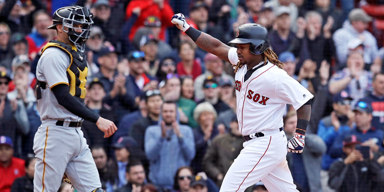 Red Sox score three in eighth to beat Pirates