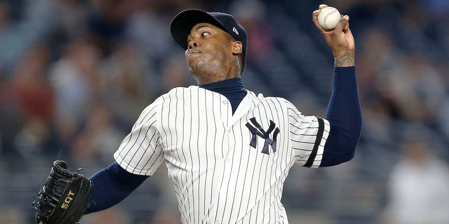 Aroldis Chapman dominates in five-out save