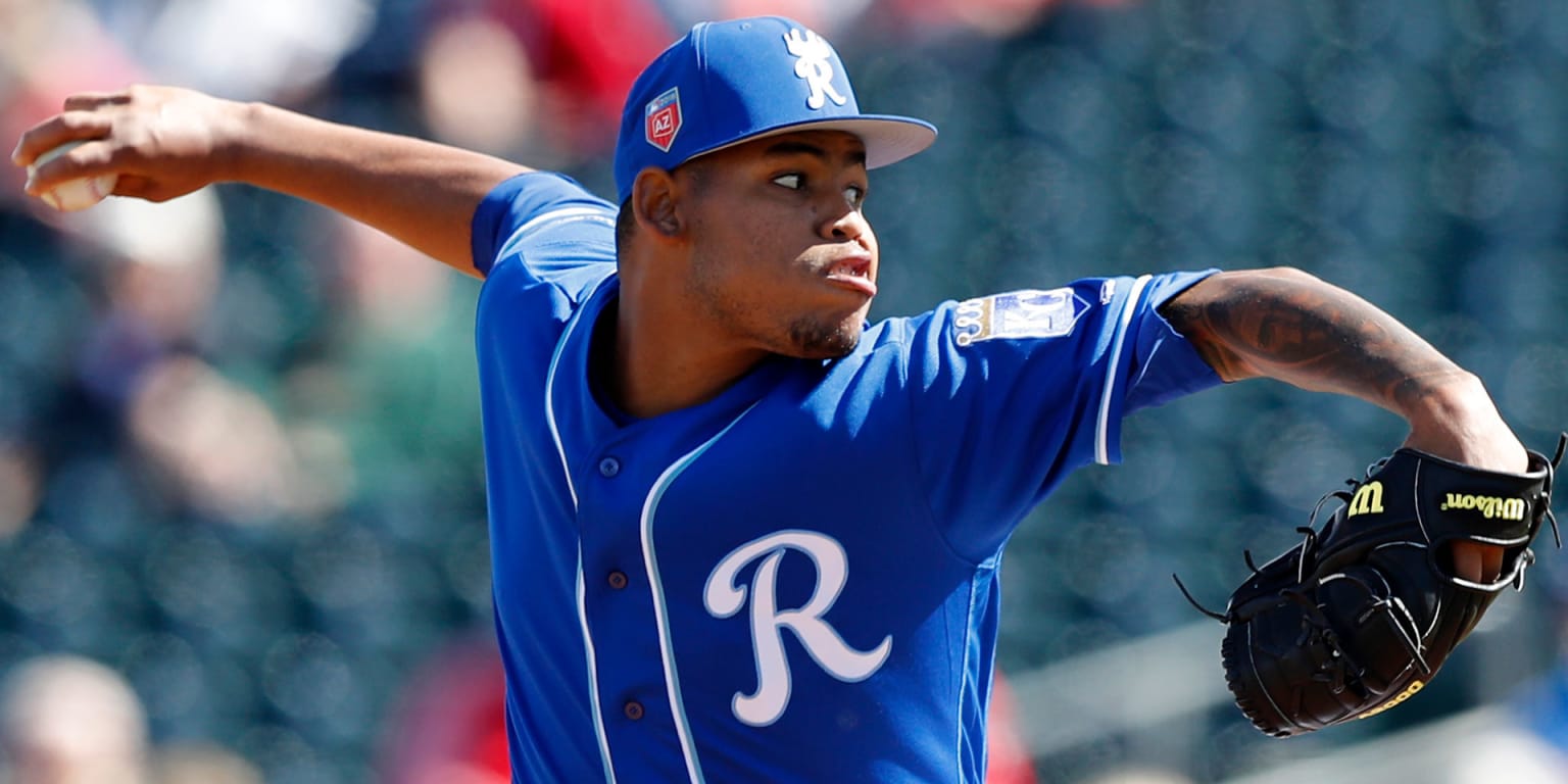 Angels acquire Miguel Almonte from Royals