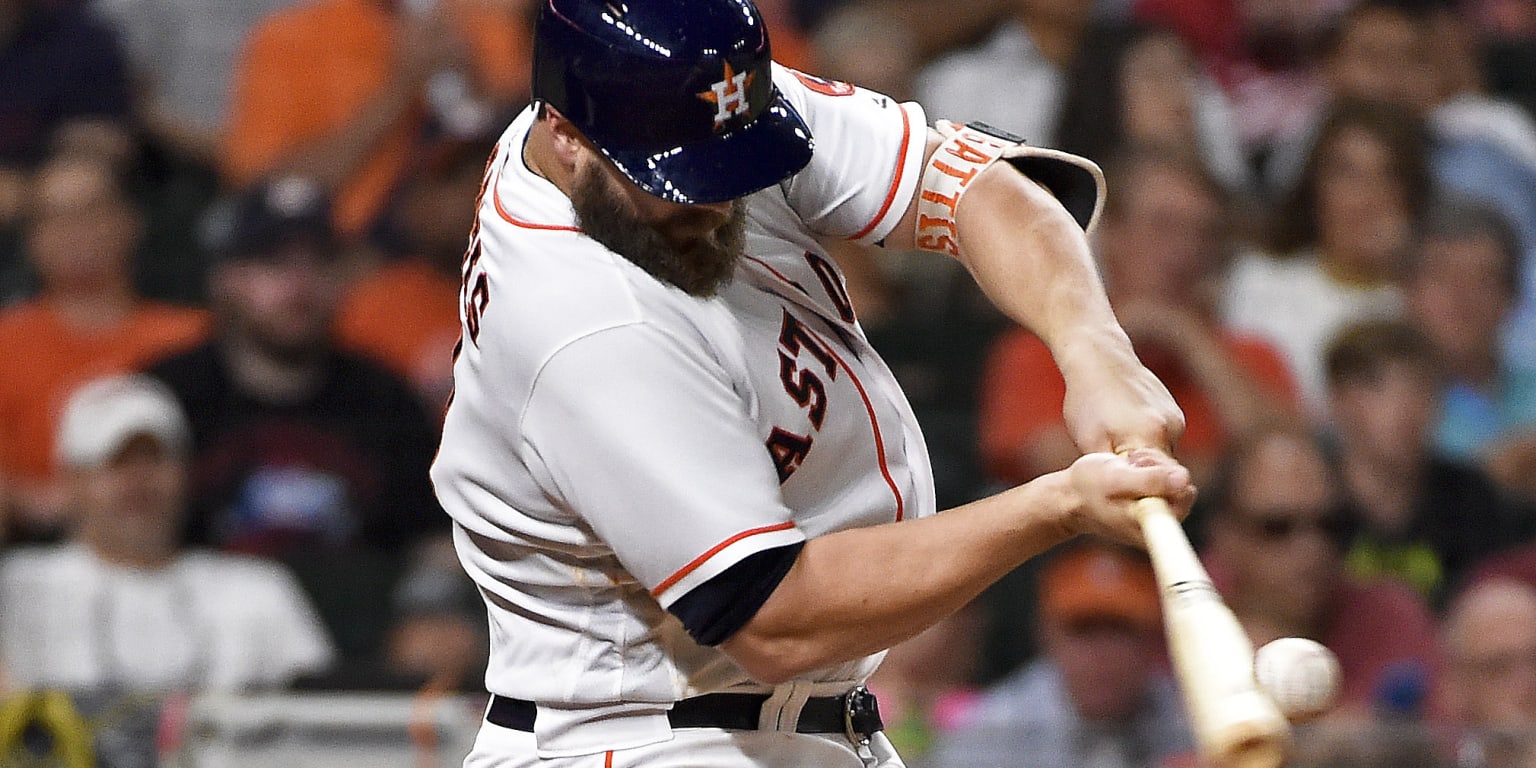 Evan Gattis passes concussion test