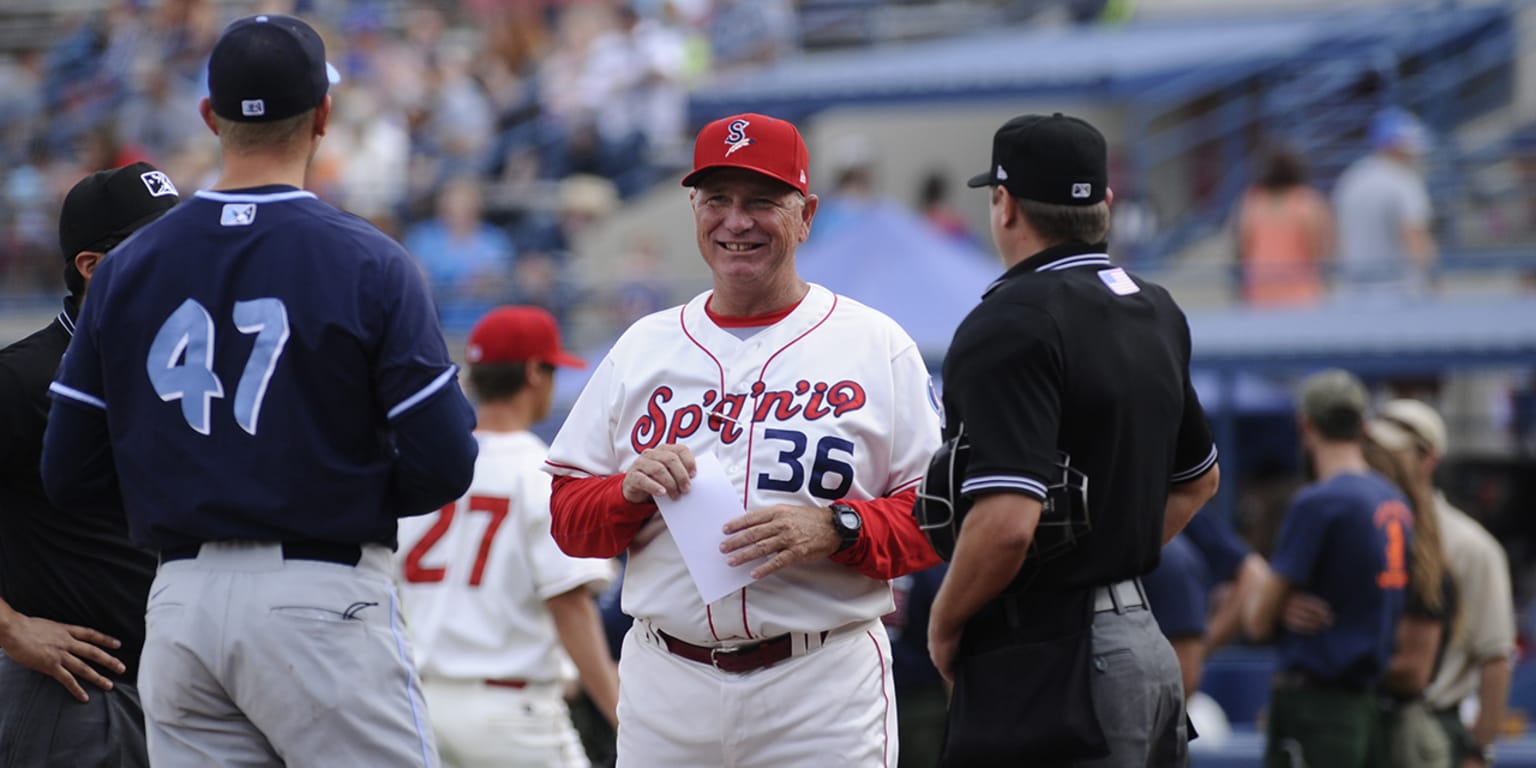 Rangers' Tim Hulett coaches Team Philippines