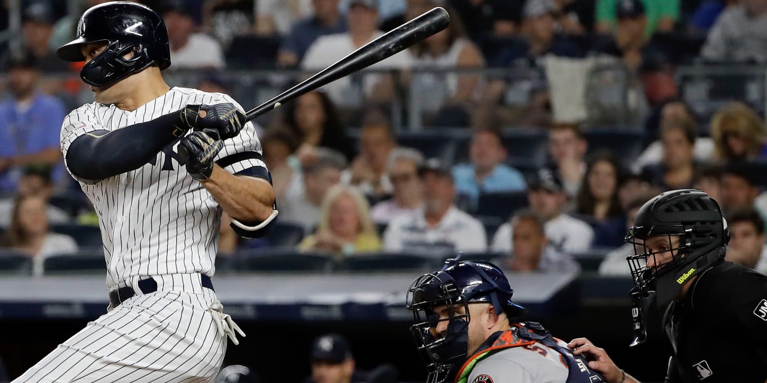 Giancarlo Stanton leads Yankees to 8th straight win