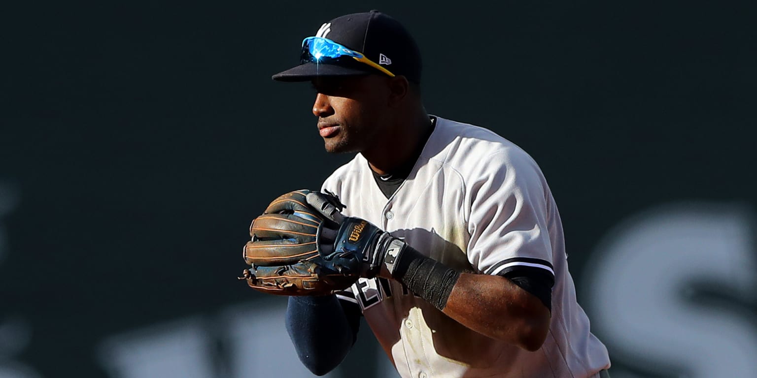Mets sign Adeiny Hechavarria