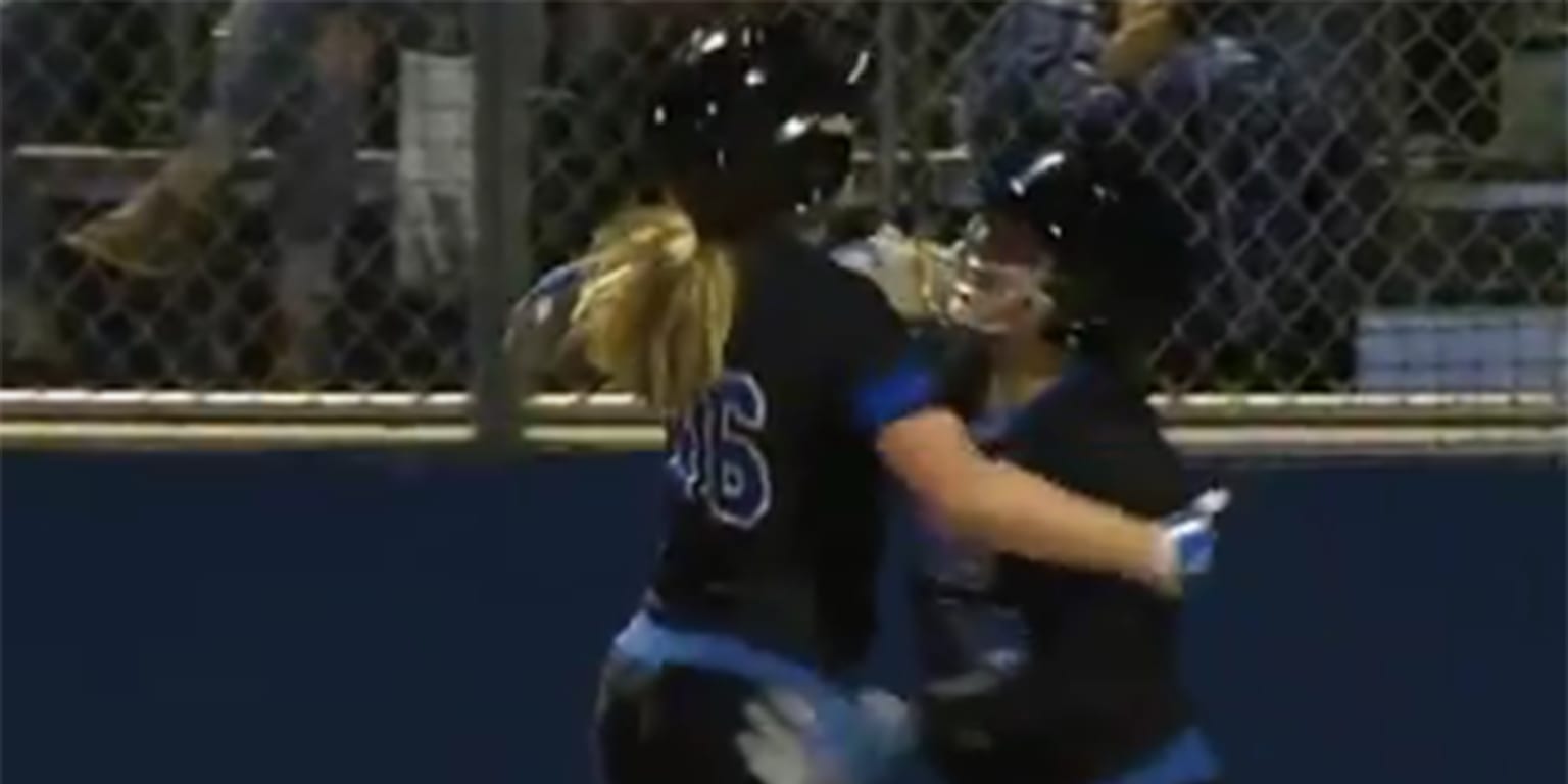 Multiple two-out rallies led to a walk-off win for UCLA softball | MLB.com