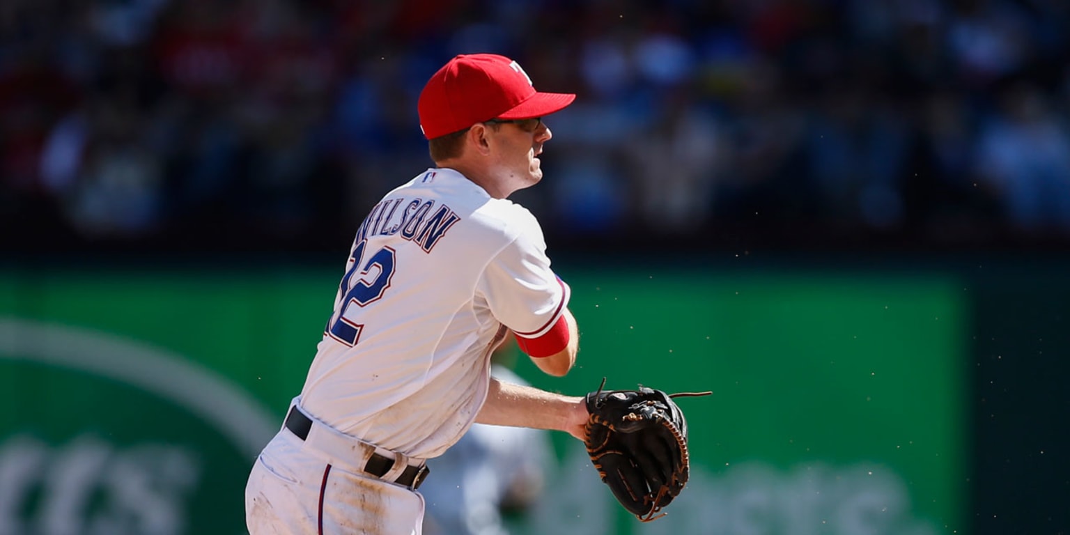 Rangers trade Josh Wilson to Indians