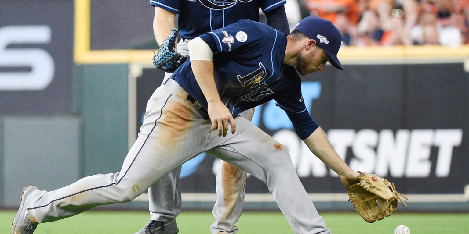 Fielding error costly in Rays' Game 1 ALDS loss
