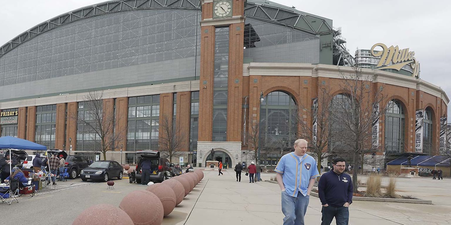 Miller Park recognized by Ballpark Digest
