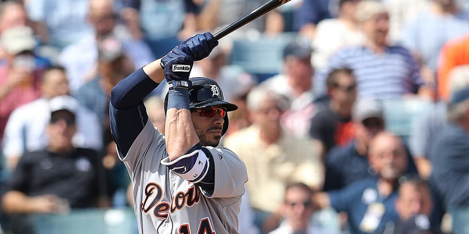 Tigers' Mike Aviles uses unorthodox swing