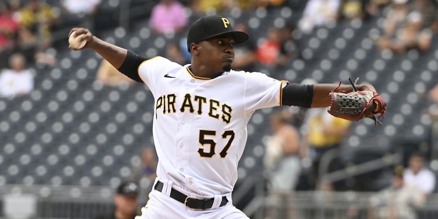 Pirates pitchers battle on chess board in locker room