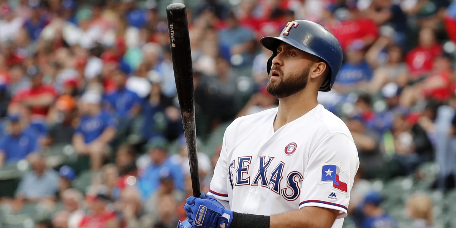 Joey Gallo wrist sore, gets day off