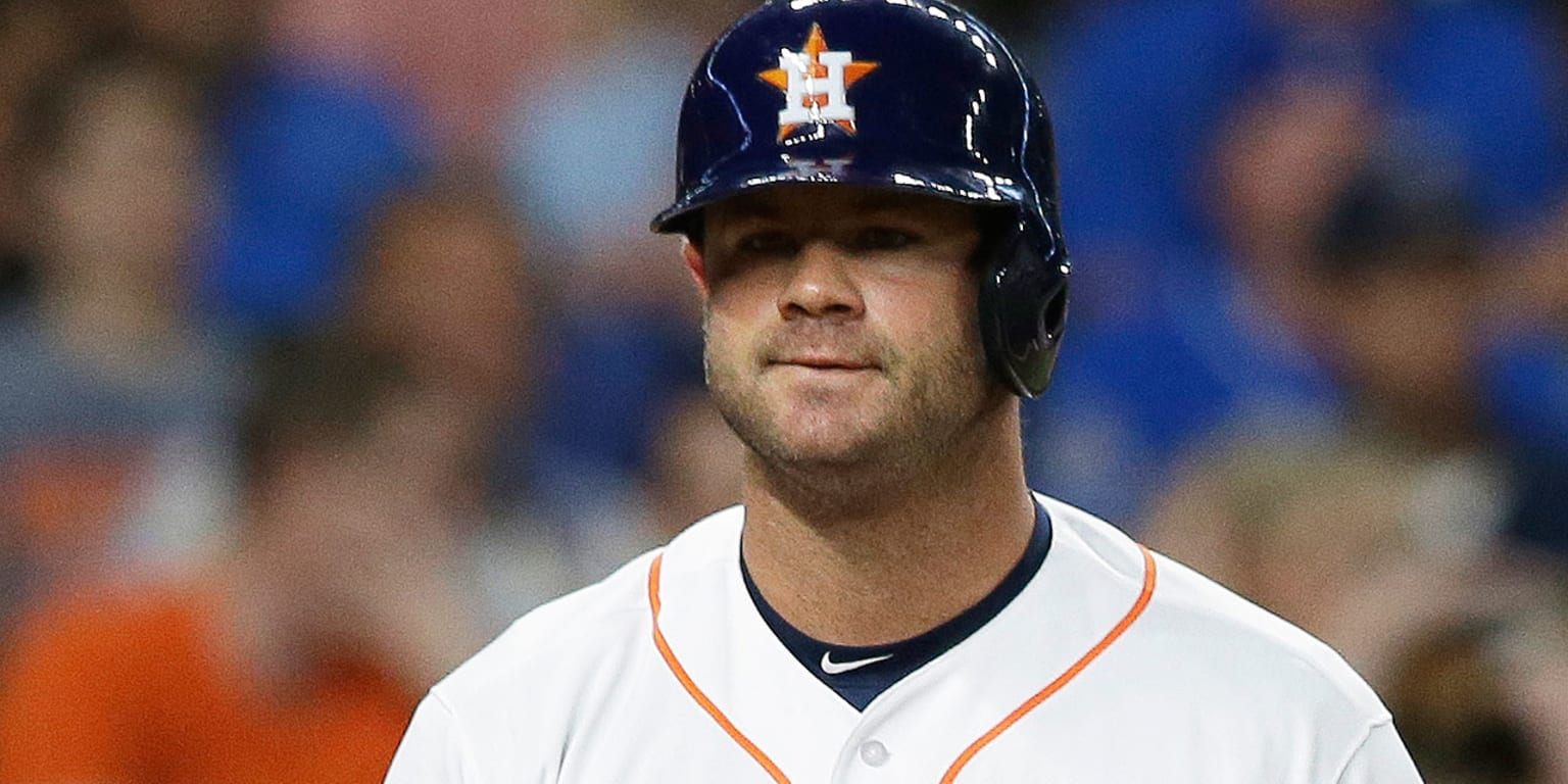 Evan Gattis rejoins Astros lineup at DH