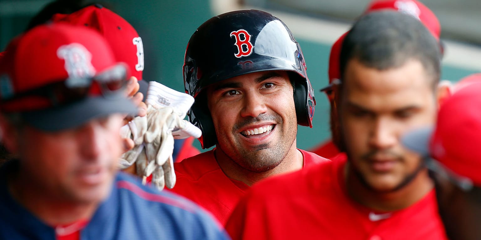 Red Sox Carlos Quentin singles in comeback