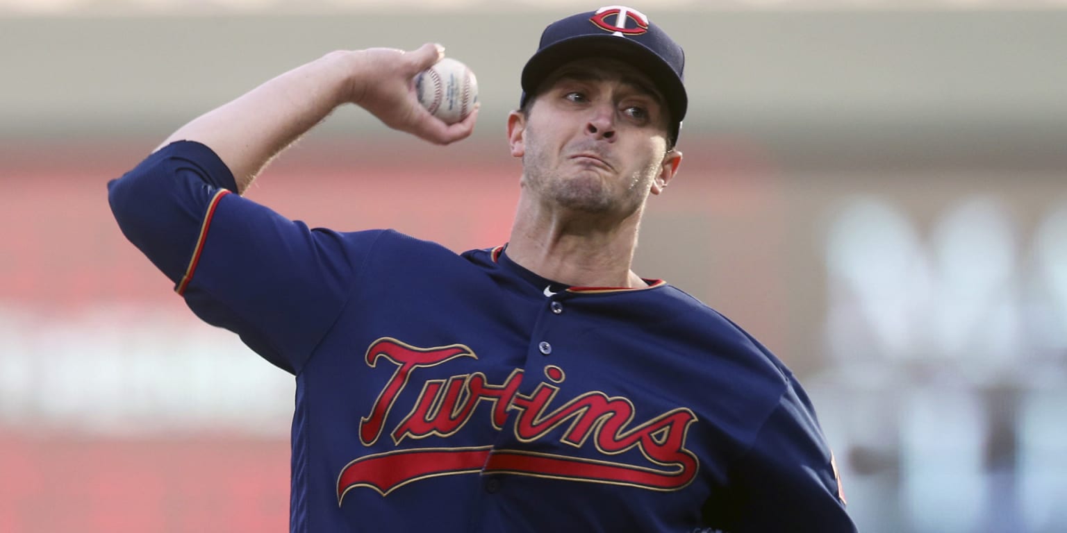 Jake Odorizzi outduels Justin Verlander in win