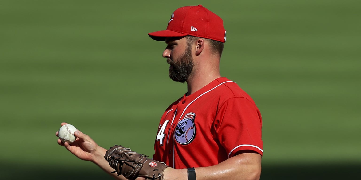 Reds' Matt Davidson on COVID-19 injured list