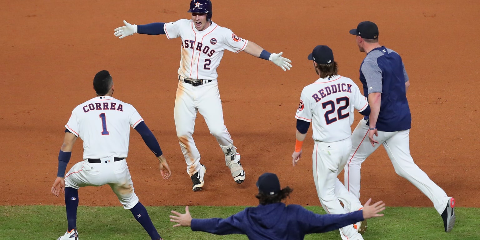 Can you fill in the blanks on these iconic baseball plays? | MLB.com