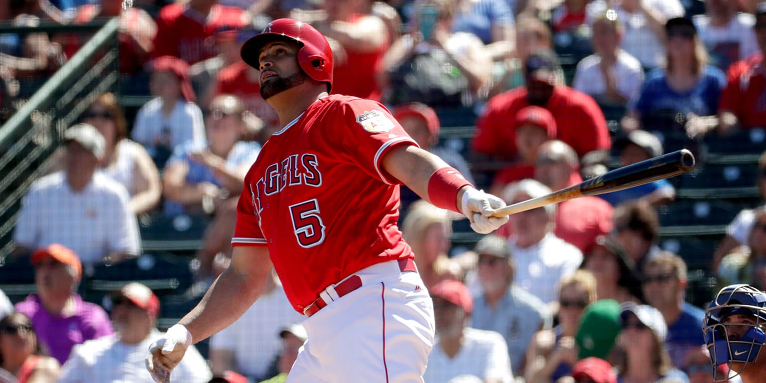 Angels' Albert Pujols hits first spring homer