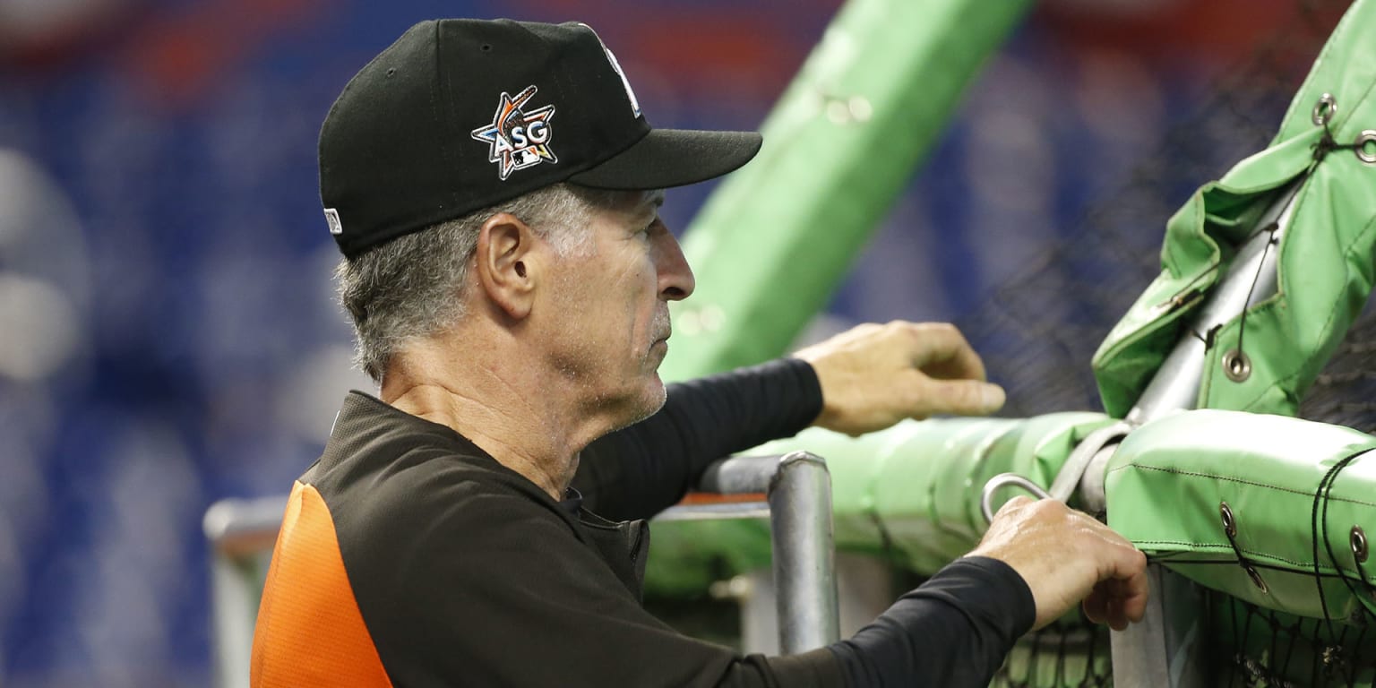Marlins dismiss hitting coach Mike Pagliarulo