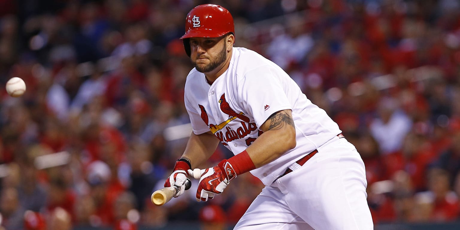 Cardinals Matt Adams bunts against shift