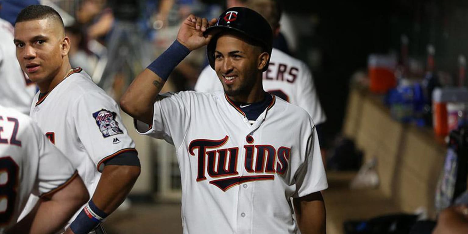 Twins score on balk in win over Brewers
