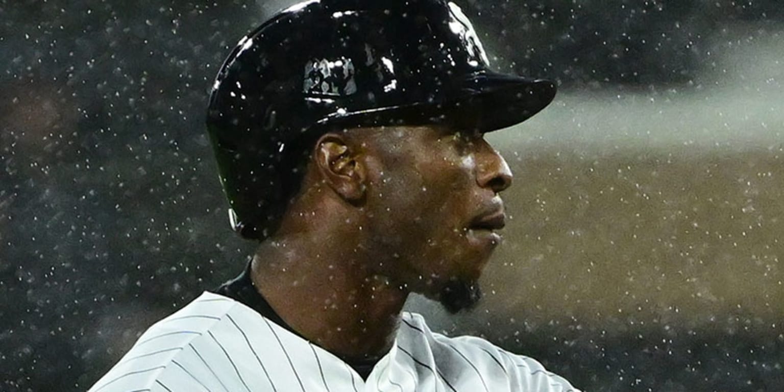 White Sox win fourth straight after bats impress vs. Robbie Ray