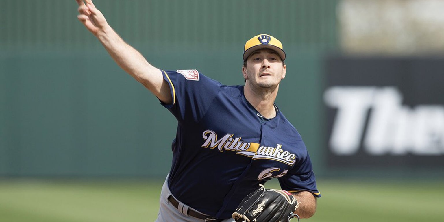 Burch Smith called up to give Brewers depth