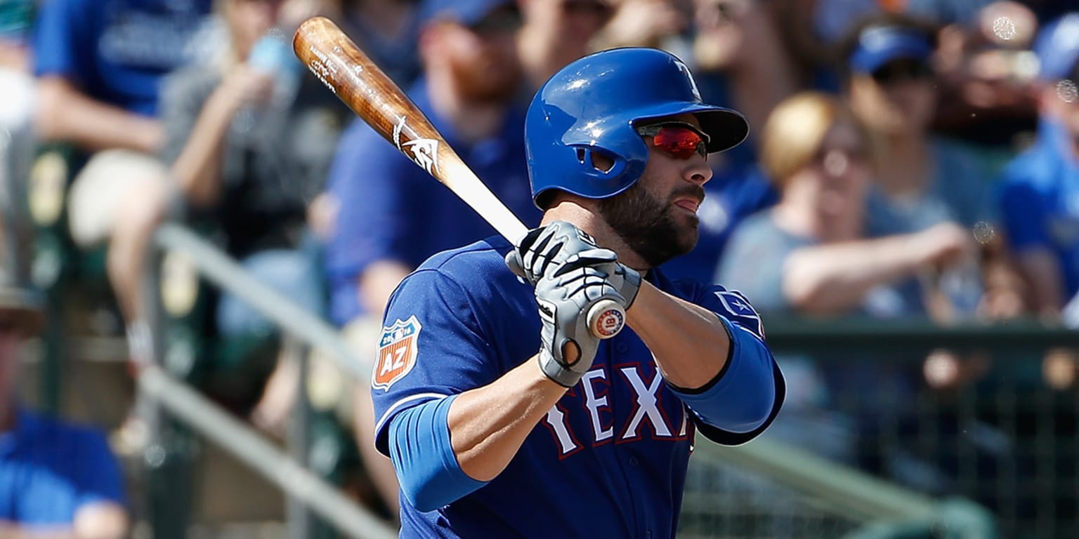 Mitch Moreland helps Rangers top Giants
