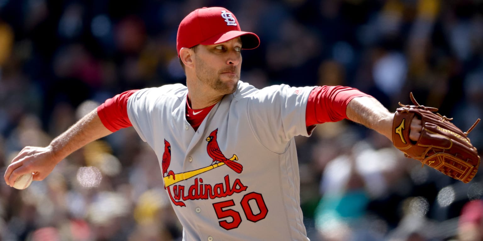 Adam Wainwright still with Cardinals at age 37