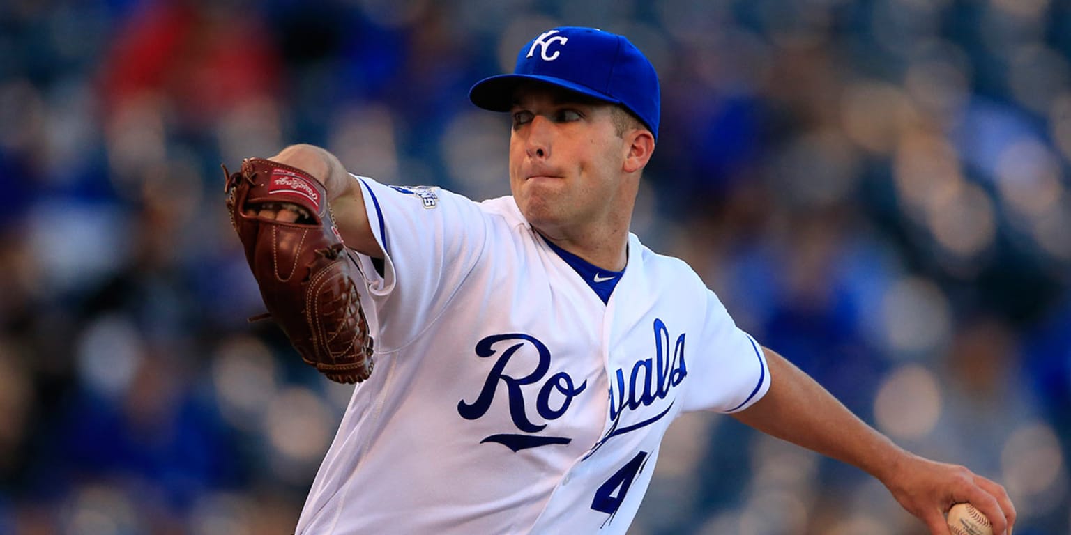 Danny Duffy signs 5-year deal with Royals