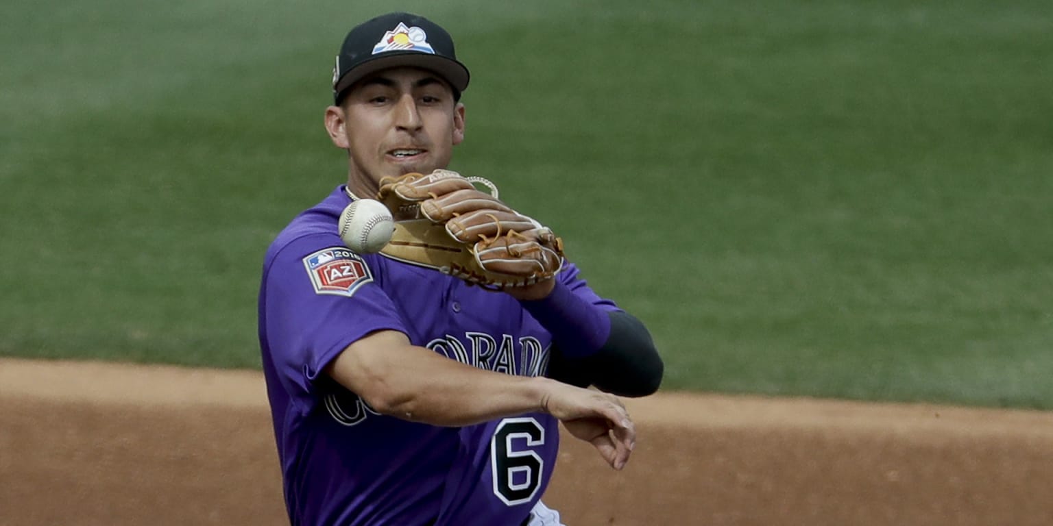 Daniel Castro called up to Rockies