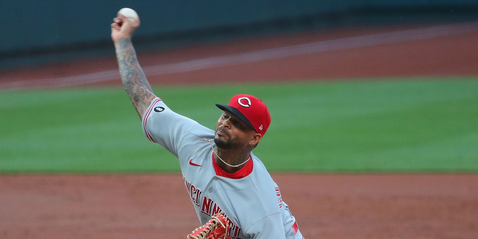 Vladimir Gutierrez earns first career win