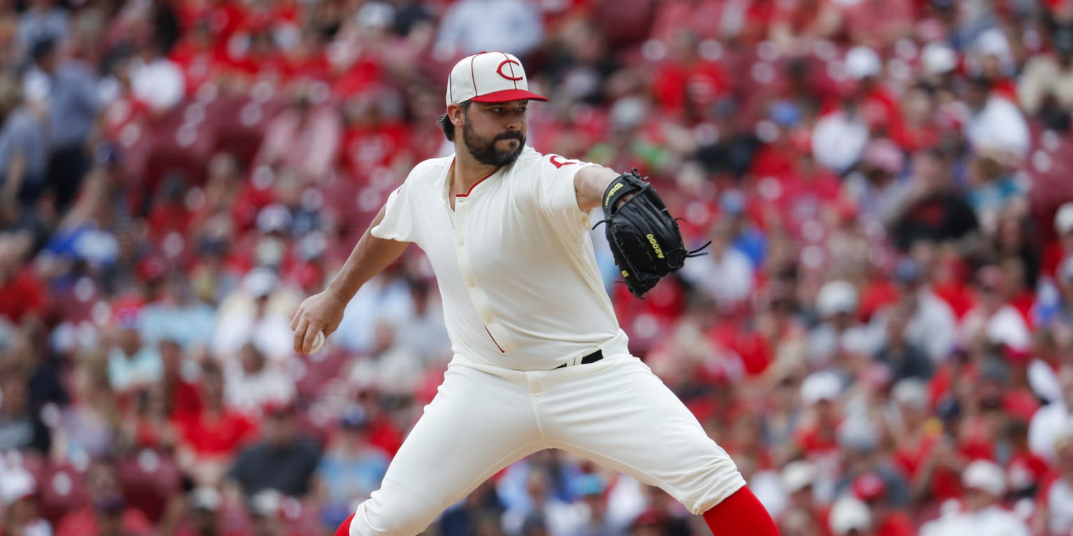 Reds fall in finale to Dodgers
