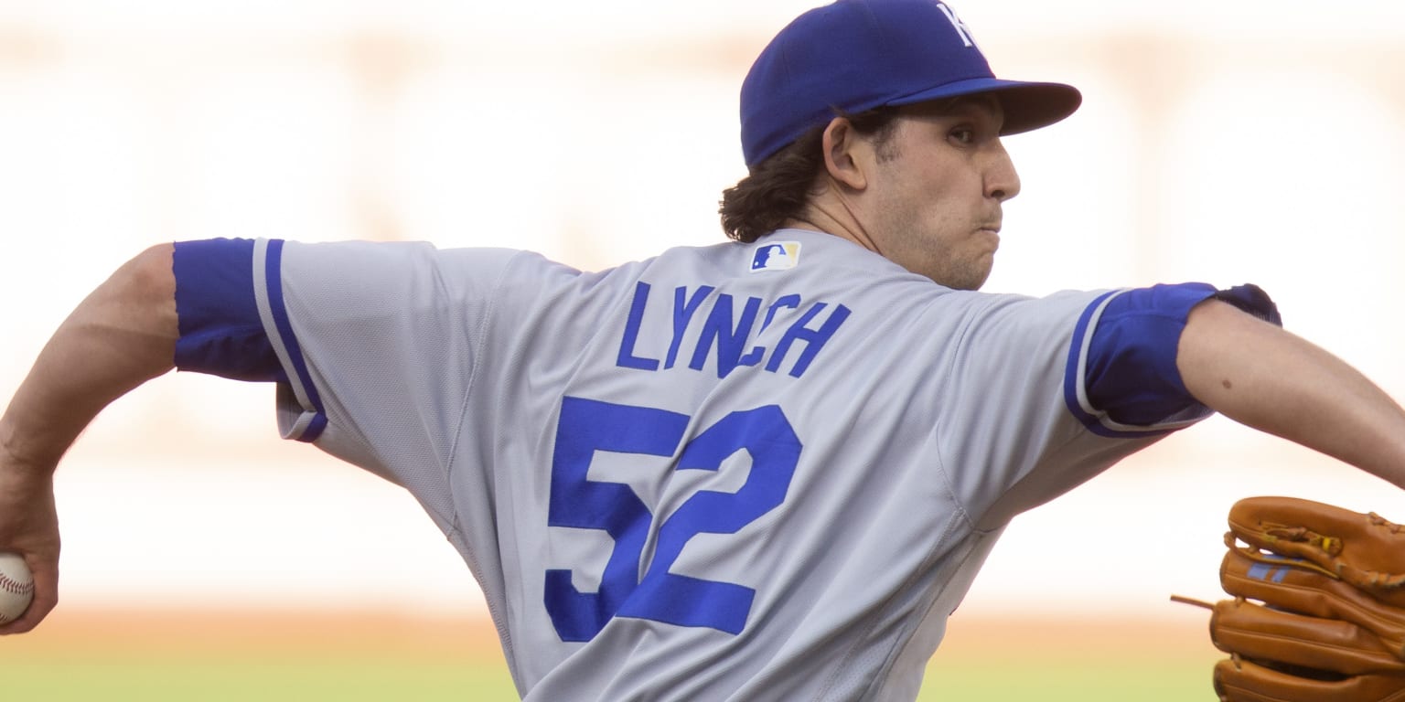 Lynch poncha a 10 y K.C. triunfa en Oakland