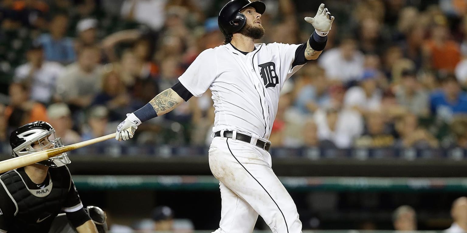 Jarrod Saltalamachia continues to be clutch
