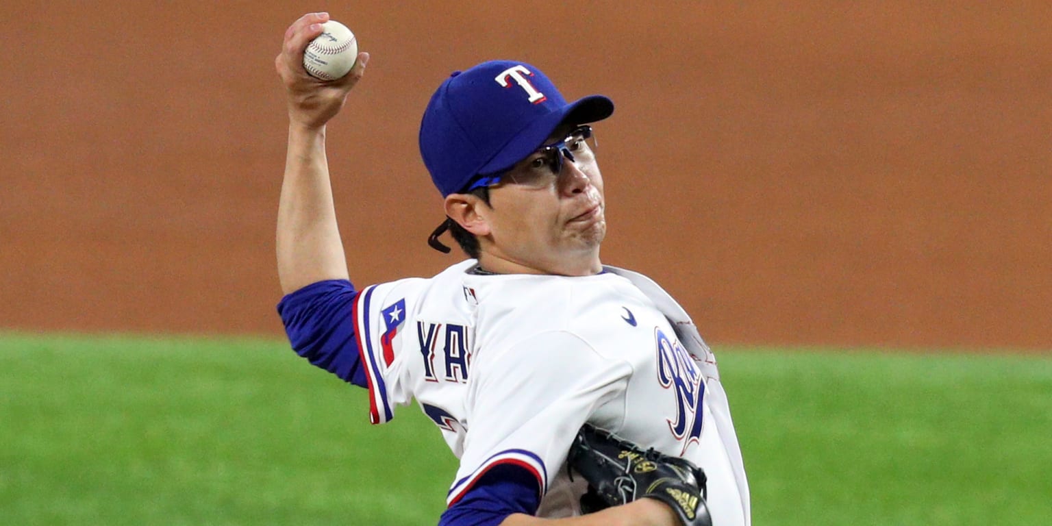 Hyeon-Jong Yang provides long relief in MLB debut