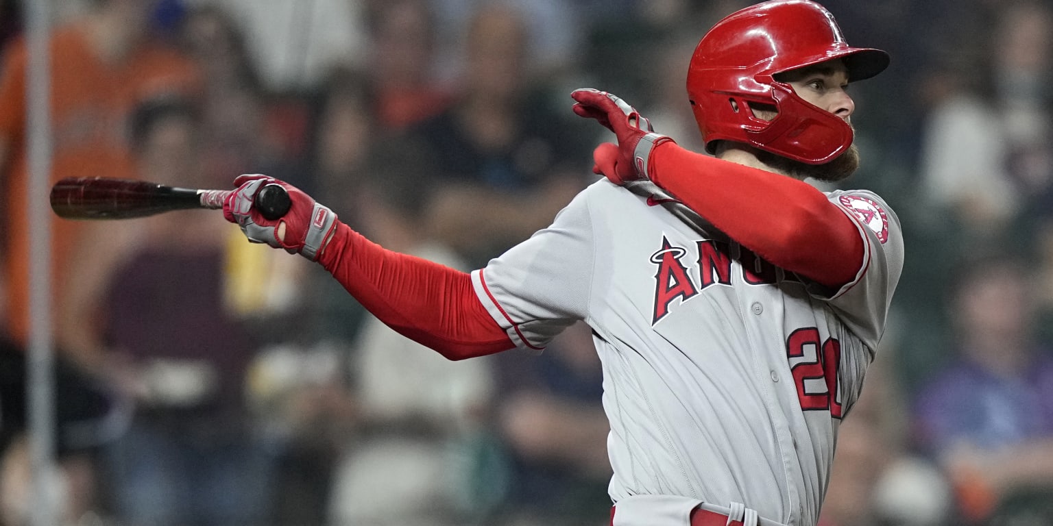 Jared Walsh records four hits as Angels edge Astros