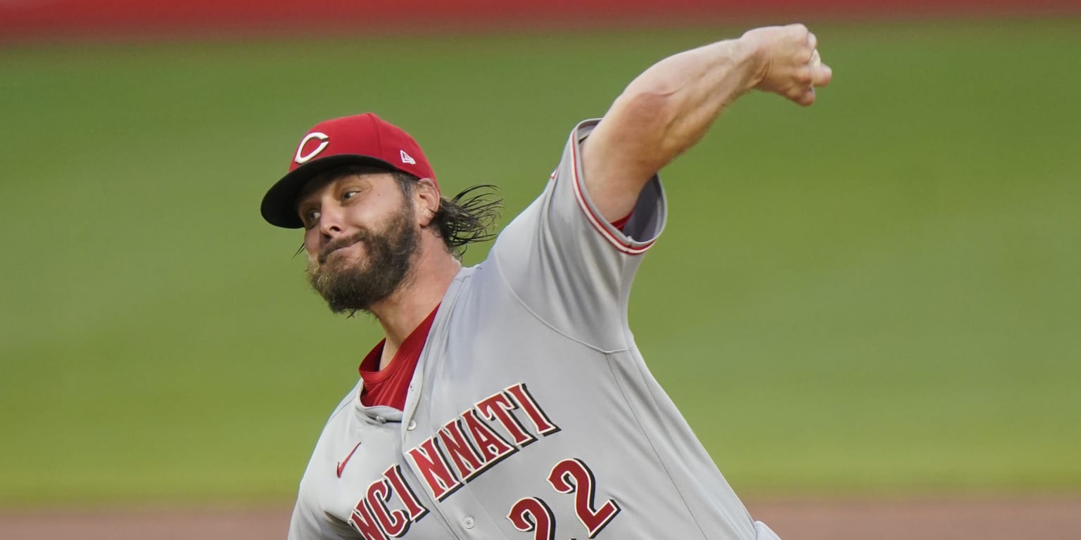 Wade Miley, Reds slowed in series-opening loss to Pirates