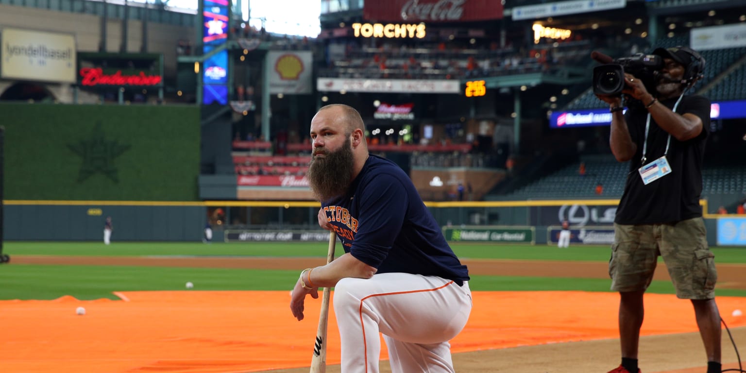 Evan Gattis is getting ready for 2019 by growing out his beard and ...