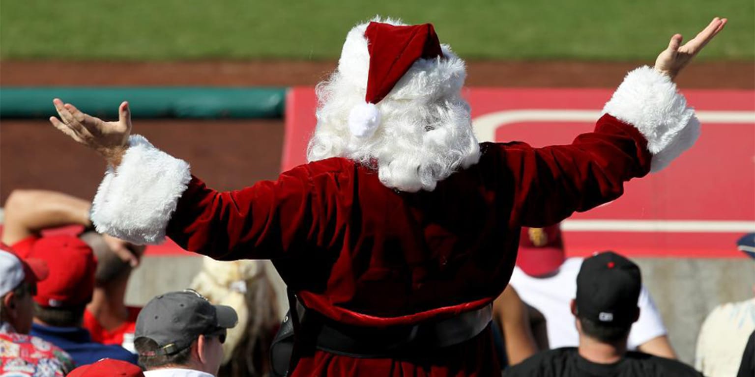 Santa Claus presente en estadios de Grandes Ligas