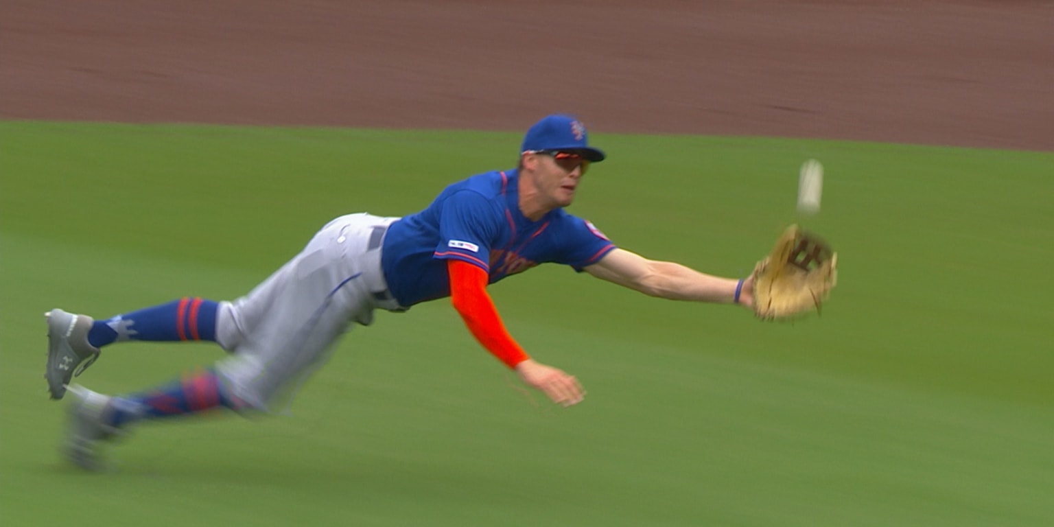 Brandon Nimmo diving catch robs Manny Machado