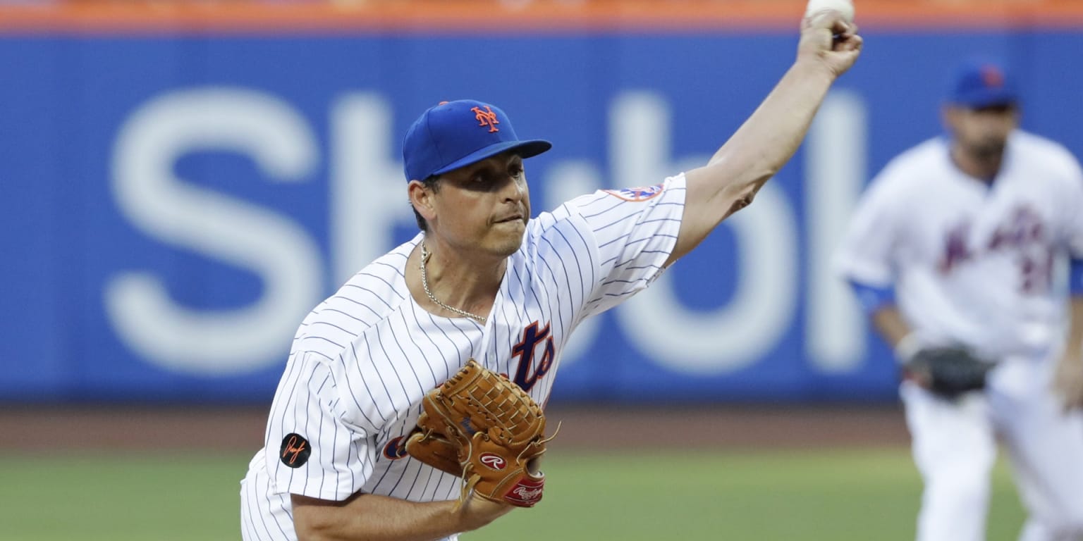 Jason Vargas dominant in return, beats Marlins