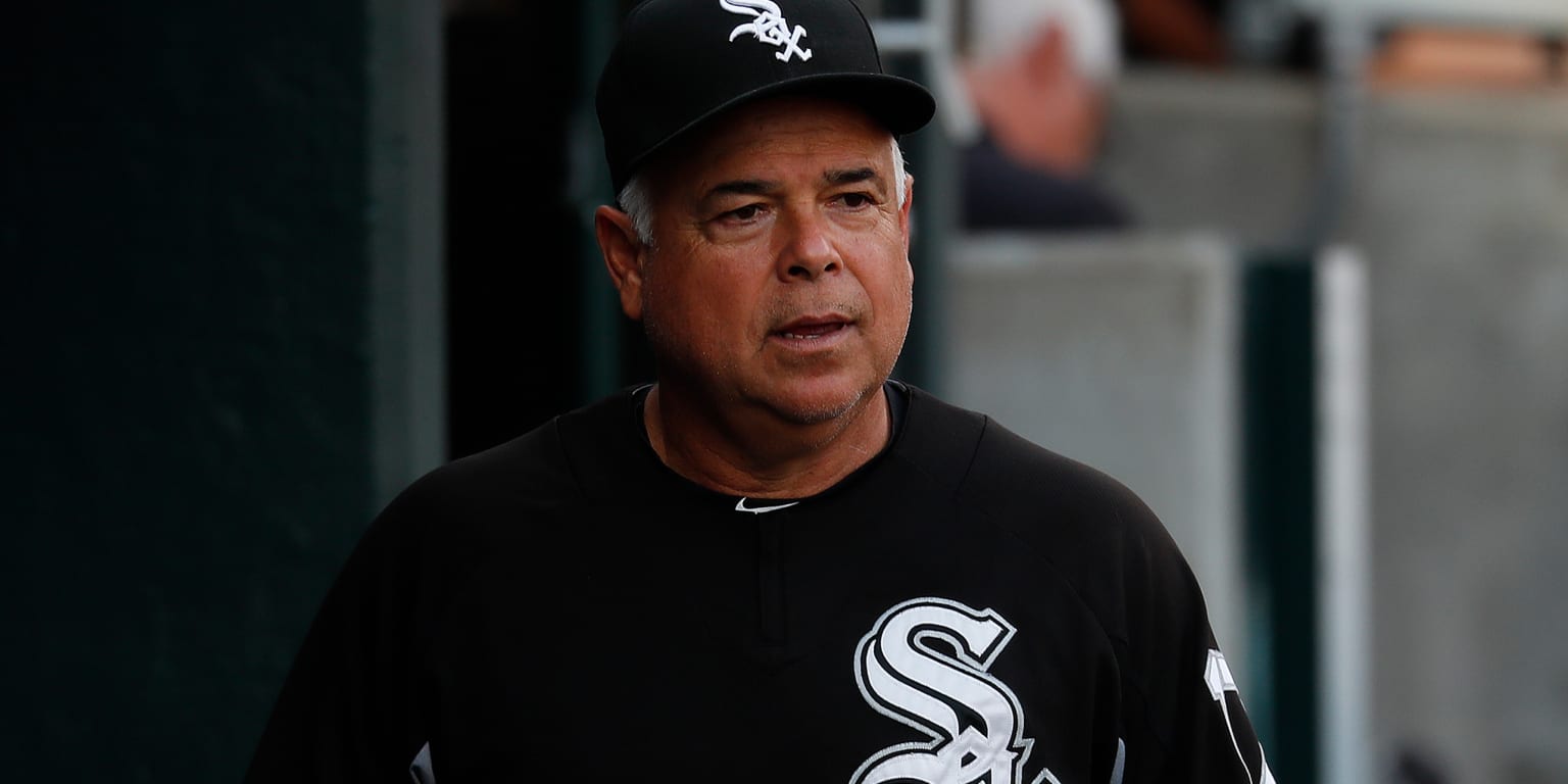 White Sox manager Rick Renteria hospitalized