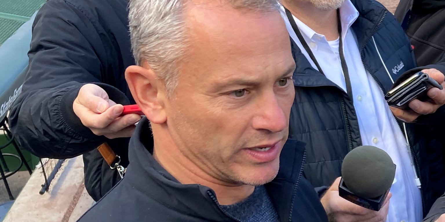 Jed Hoyer supports David Ross as Cubs struggle