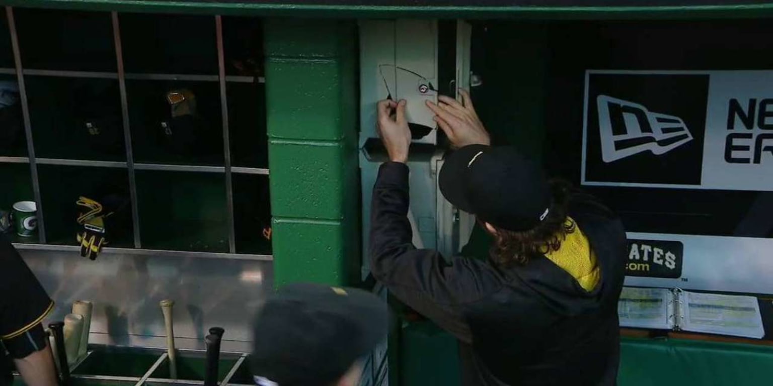 Paul Goldschmidt destroys inside pitch, and Pirates' dugout phone, with ...
