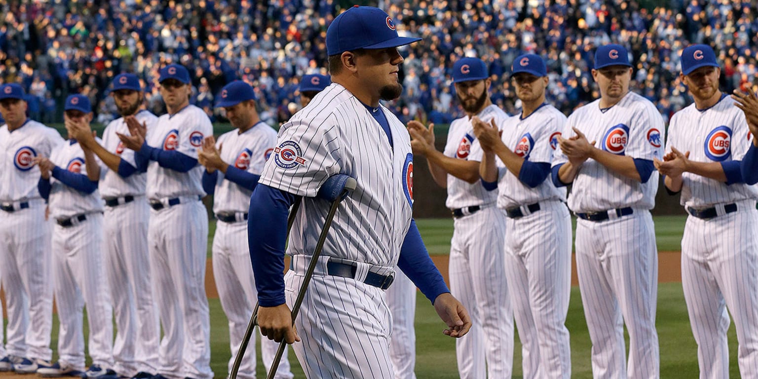 Kyle Schwarber introduced at Wrigley Field