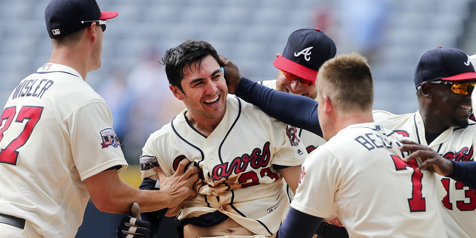 Braves' Chase d'Arnaud beats the Rockies