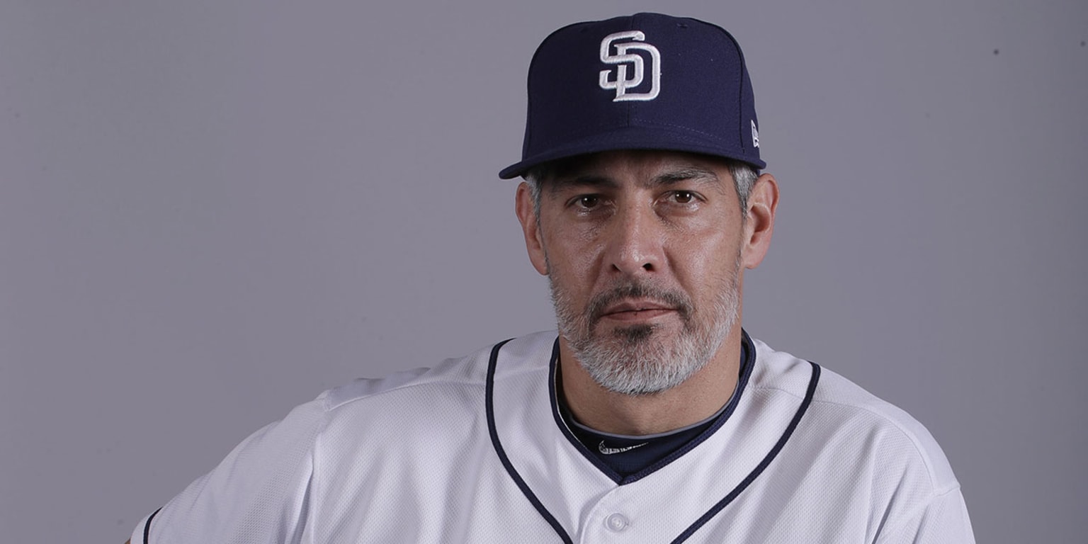 Padres relieve Alan Zinter of his duties