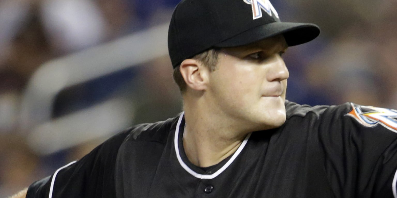 Padres claim RHP Paul Clemens off waivers