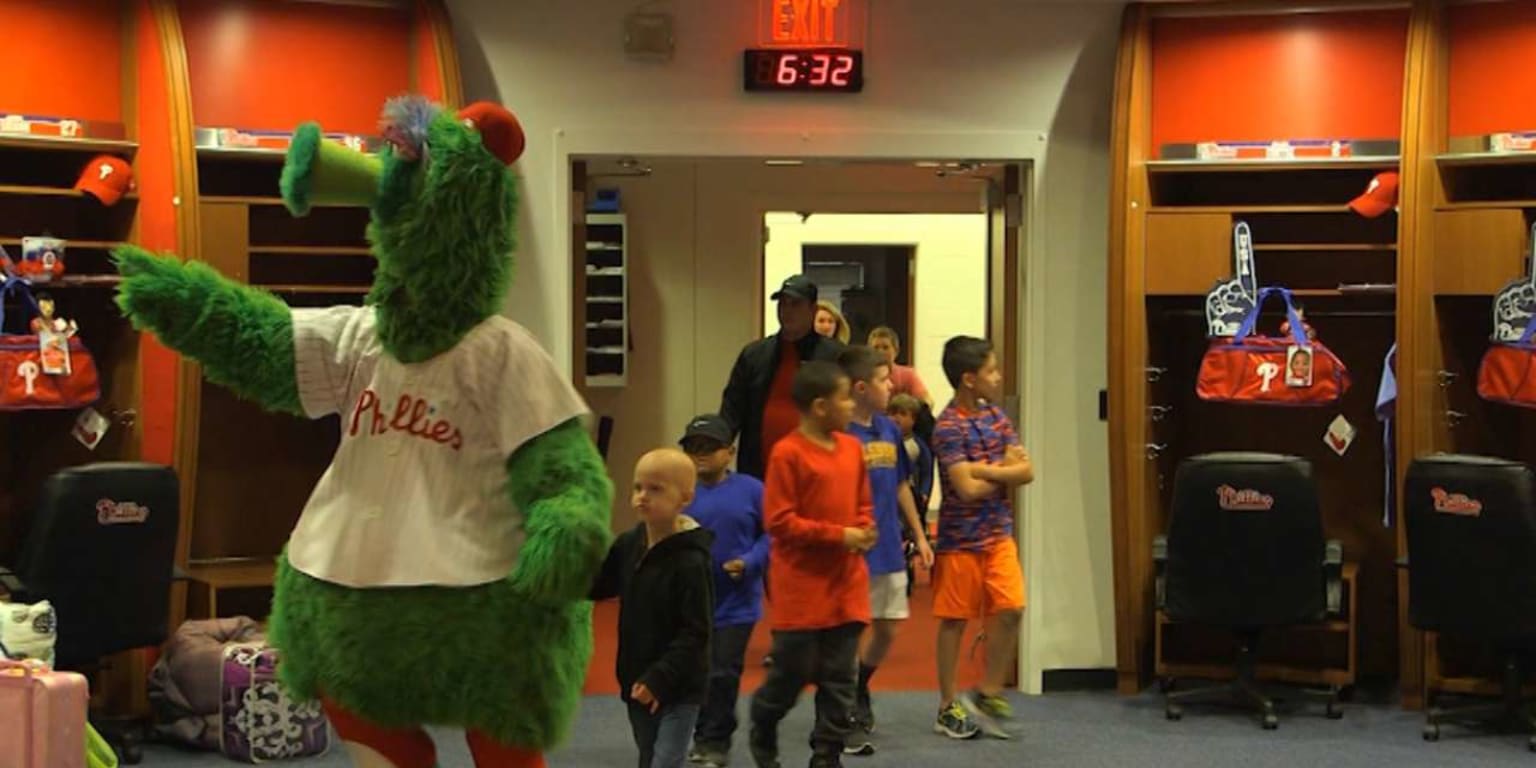 Phillies host children for clubhouse sleepover